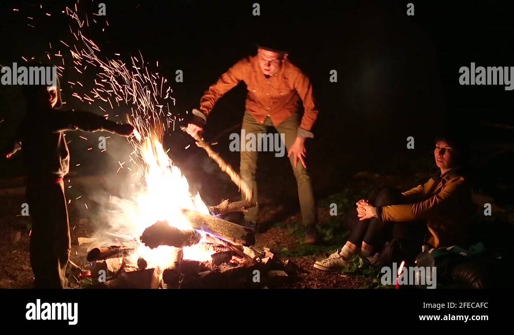 A homeless family Stock Videos & Footage - HD and 4K Video Clips - Alamy