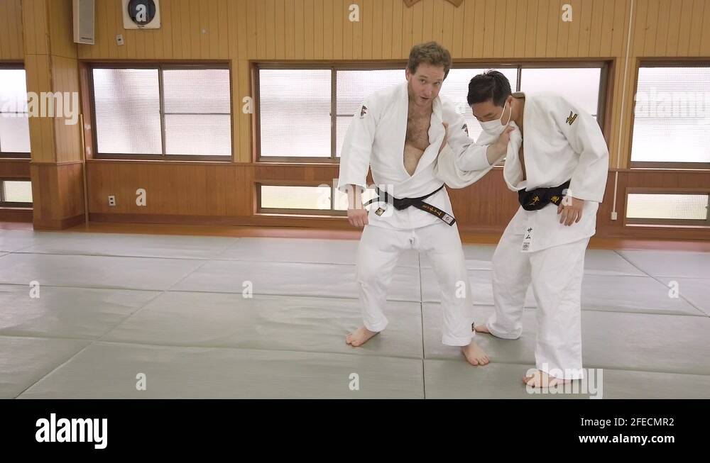 Shoulder throw Stock Videos & Footage - HD and 4K Video Clips - Alamy