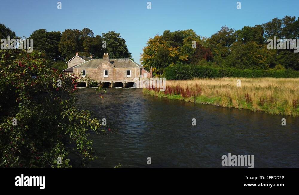 Loch gate Stock Videos & Footage - HD and 4K Video Clips - Alamy