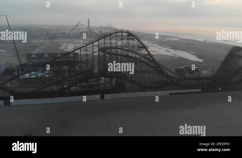 Iron roller coaster Stock Videos & Footage - HD and 4K Video Clips - Alamy