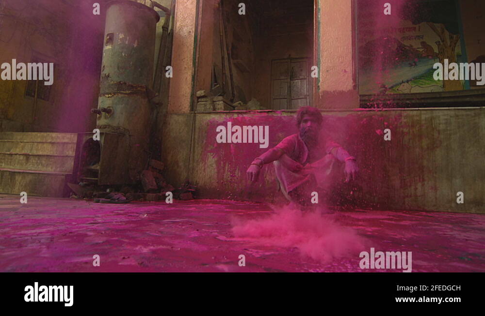 Stooping man Stock Videos & Footage - HD and 4K Video Clips - Alamy