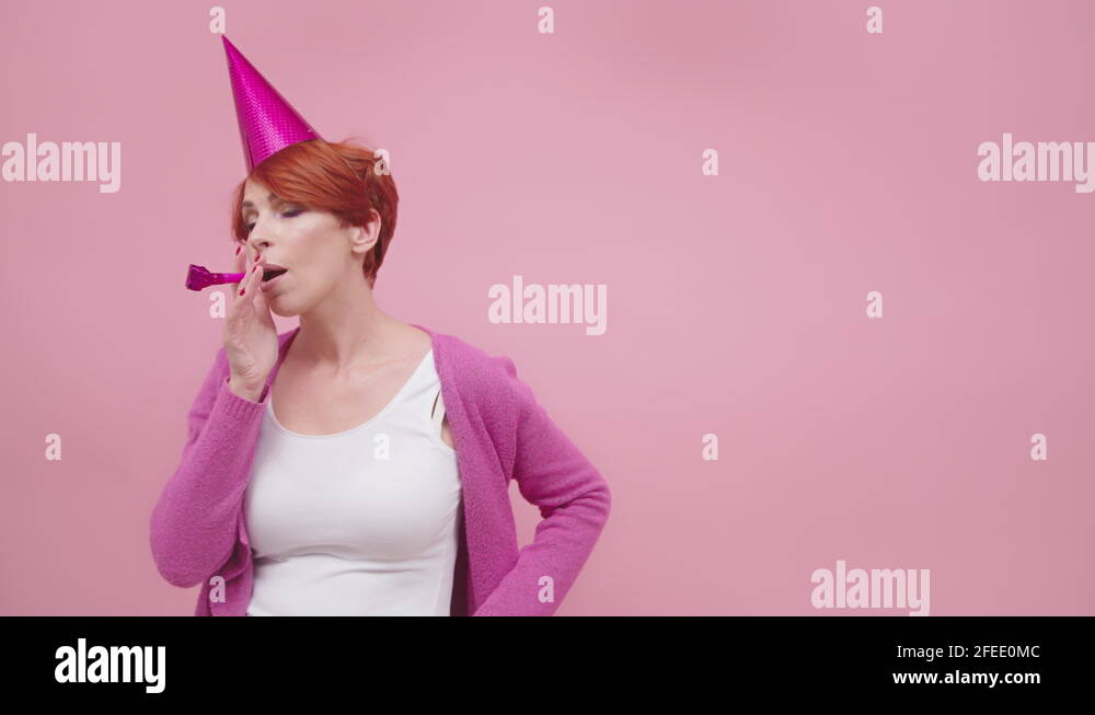 Crouching posture Stock Videos & Footage - HD and 4K Video Clips - Alamy