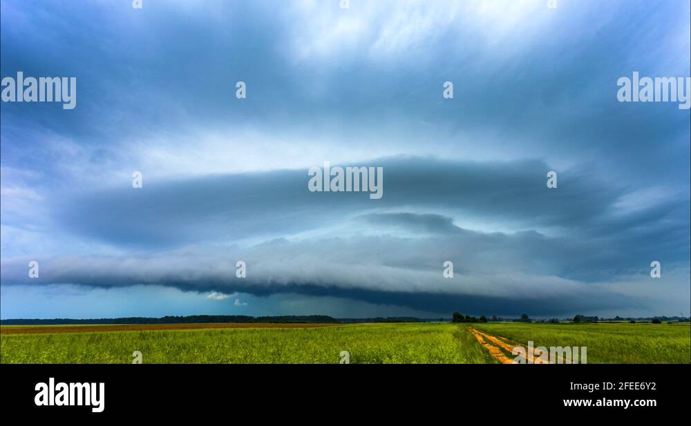Supercell cloud Stock Videos & Footage - HD and 4K Video Clips - Alamy