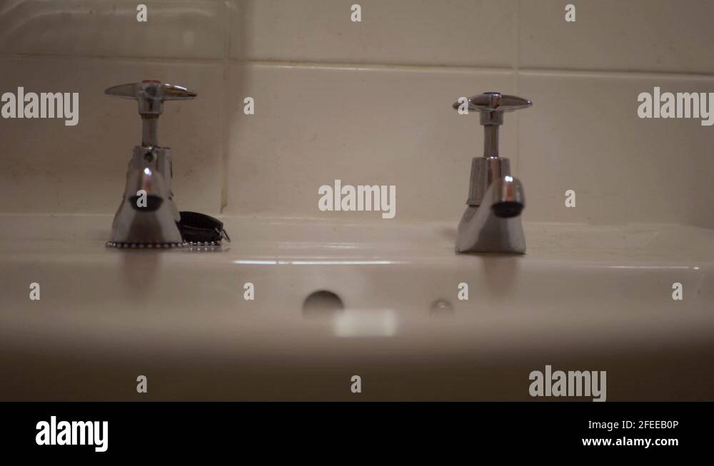 Public taps Stock Videos & Footage - HD and 4K Video Clips - Alamy