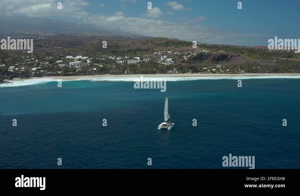 Voilier catamaran Stock Videos & Footage - HD and 4K Video Clips - Alamy