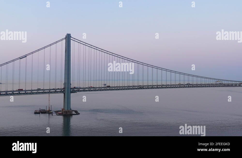 Hyperlapse swinging views of Verrazano Bridge archs; 4k; smooth Stock ...