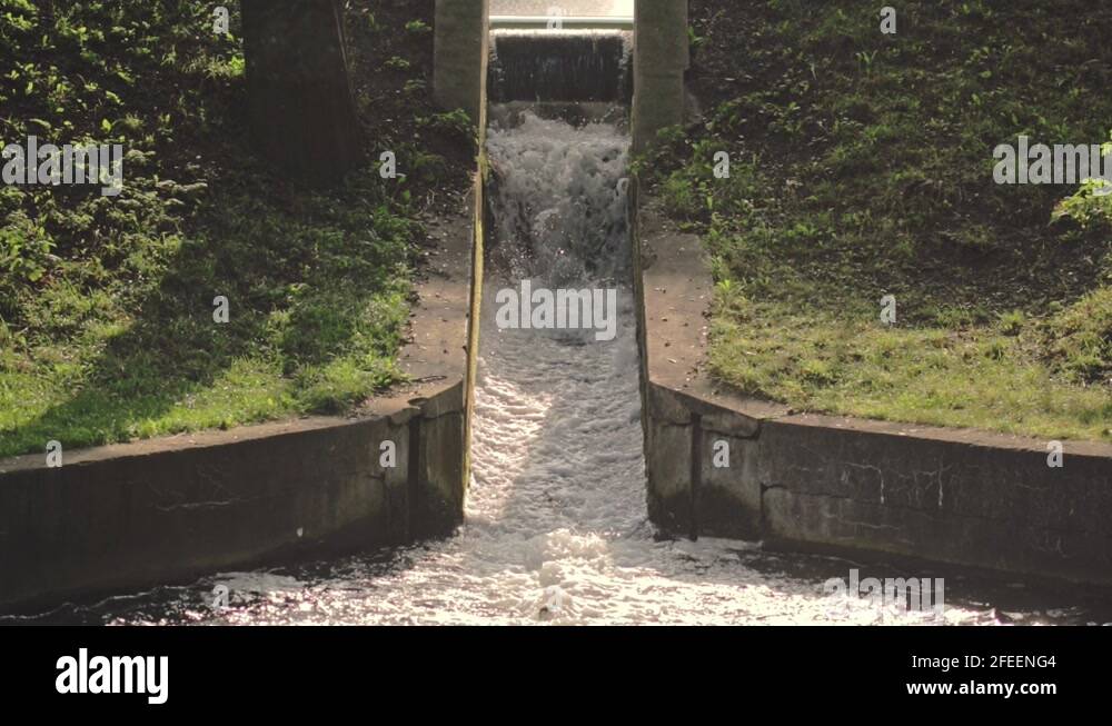 Water damming Stock Videos & Footage - HD and 4K Video Clips - Alamy