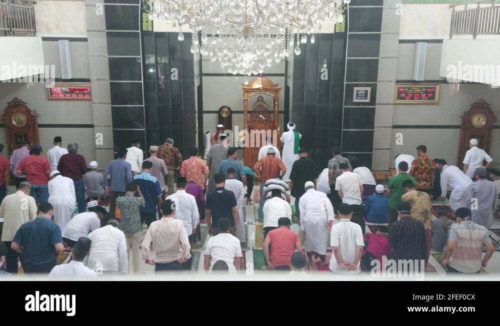 Muslims Praying together in Mosque. Muslim shalah, solat, shalat ...