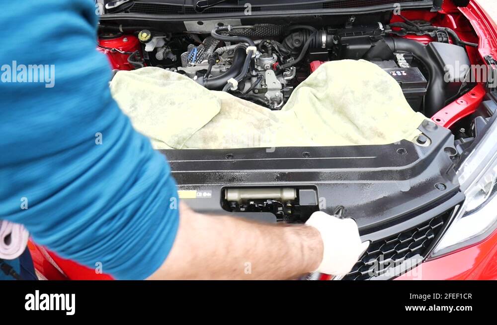 Side bonnet Stock Videos & Footage - HD and 4K Video Clips - Alamy