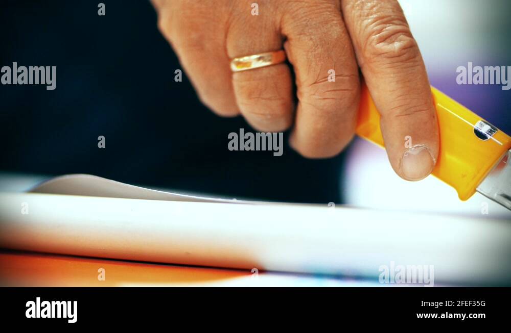 Utility knife Stock Videos & Footage - HD and 4K Video Clips - Alamy