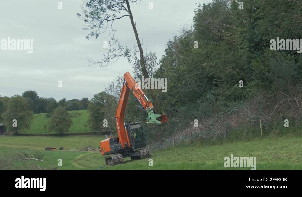 Excavator digger cut Stock Videos & Footage - HD and 4K Video Clips - Alamy