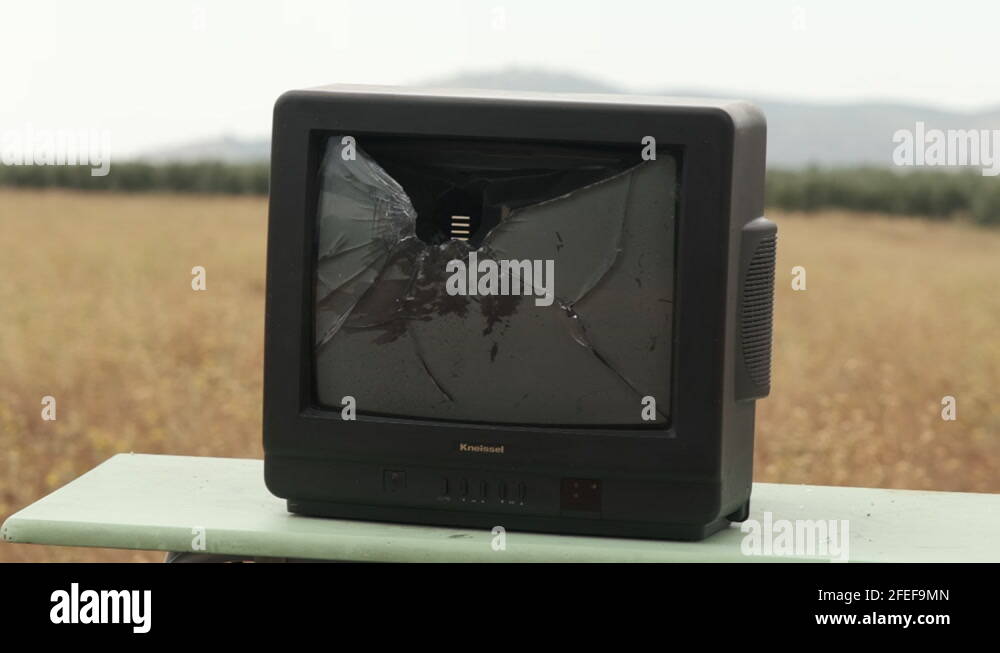 Smashed tv screen Stock Videos & Footage - HD and 4K Video Clips - Alamy