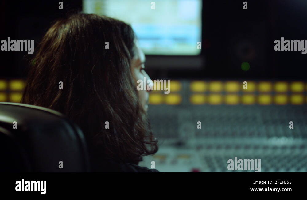 Engineer chair Stock Videos & Footage - HD and 4K Video Clips - Alamy