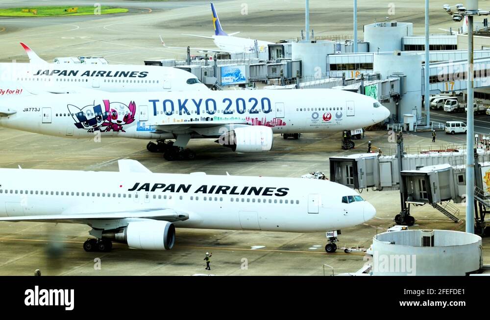 Haneda airport Stock Videos & Footage - HD and 4K Video Clips - Alamy
