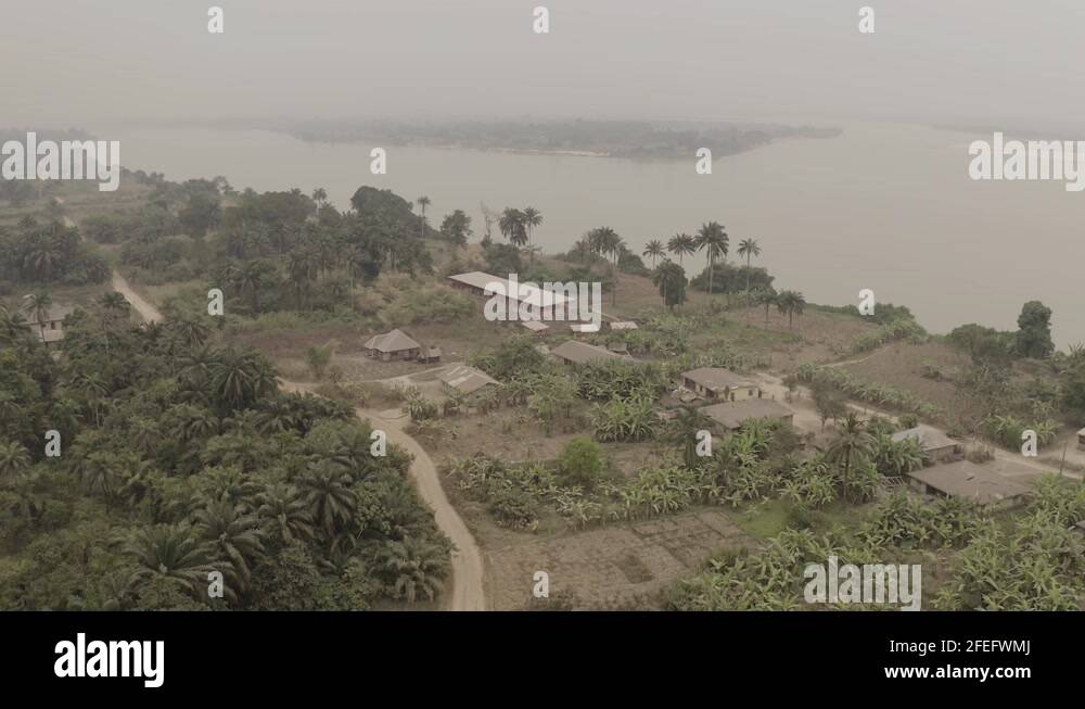 Canoe niger river Stock Videos & Footage - HD and 4K Video Clips - Alamy