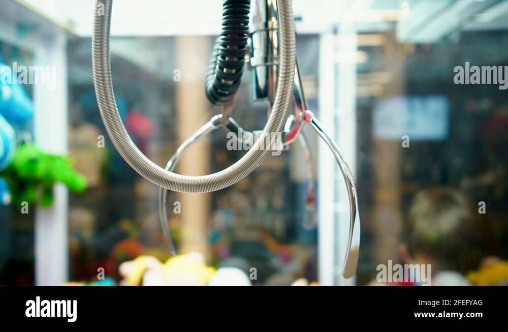Claw mechanism Stock Videos & Footage - HD and 4K Video Clips - Alamy
