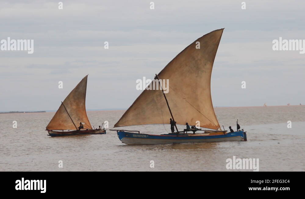Pirogue boats Stock Videos & Footage - HD and 4K Video Clips - Alamy