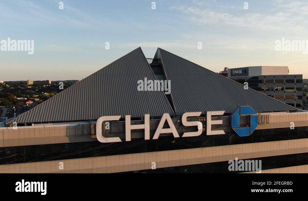 Chase bank logo sign Stock Videos & Footage - HD and 4K Video Clips - Alamy