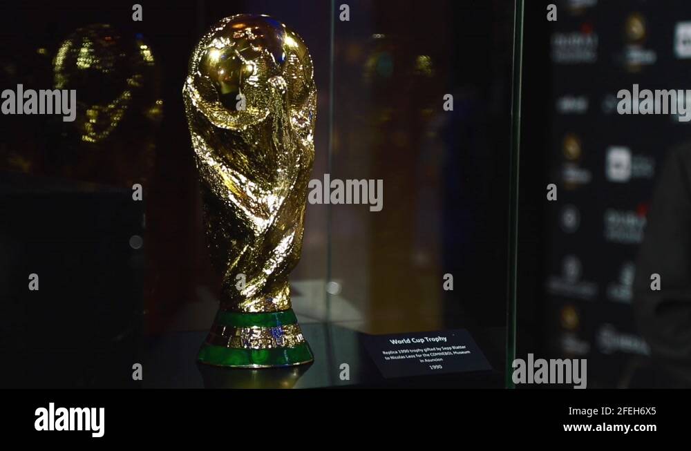Trophy on display Stock Videos & Footage - HD and 4K Video Clips - Alamy