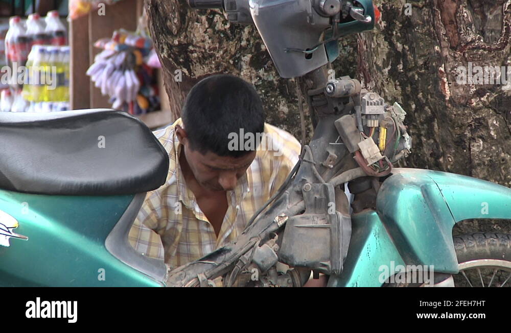 Broken moped Stock Videos & Footage - HD and 4K Video Clips - Alamy