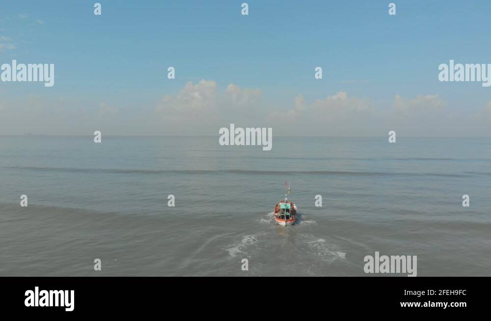 Falling out the boat Stock Videos & Footage - HD and 4K Video Clips - Alamy