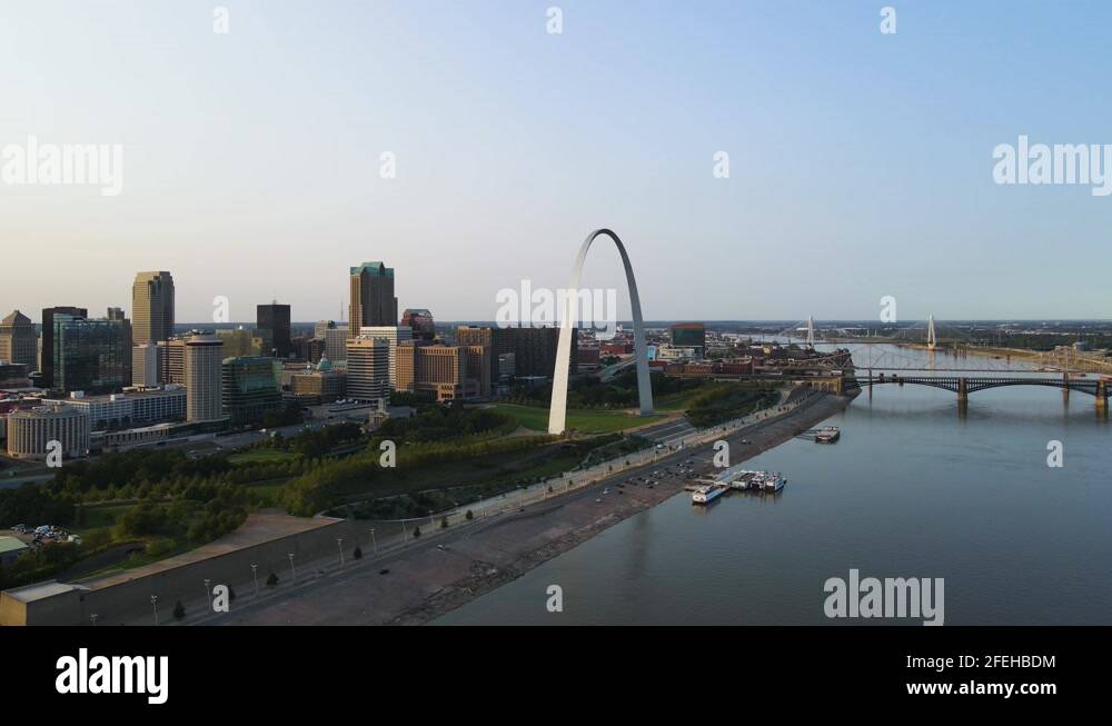 Metropolis Concept - Amazing Futuristic Architecture of St. Louis Arch ...