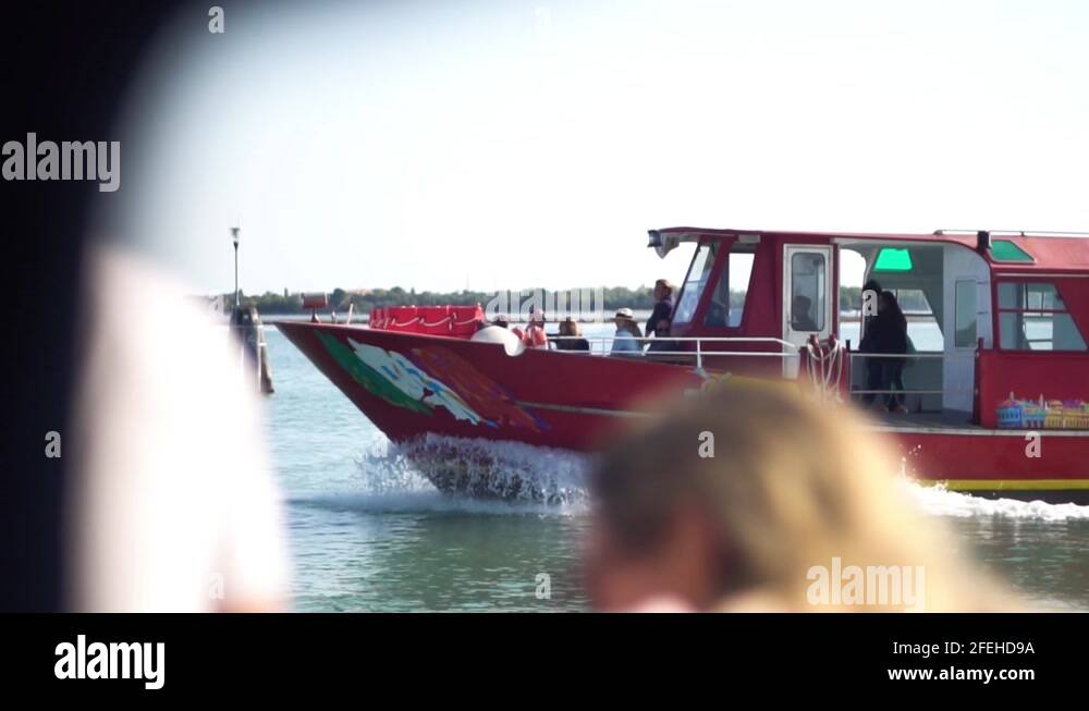 Canal bus Stock Videos & Footage - HD and 4K Video Clips - Alamy