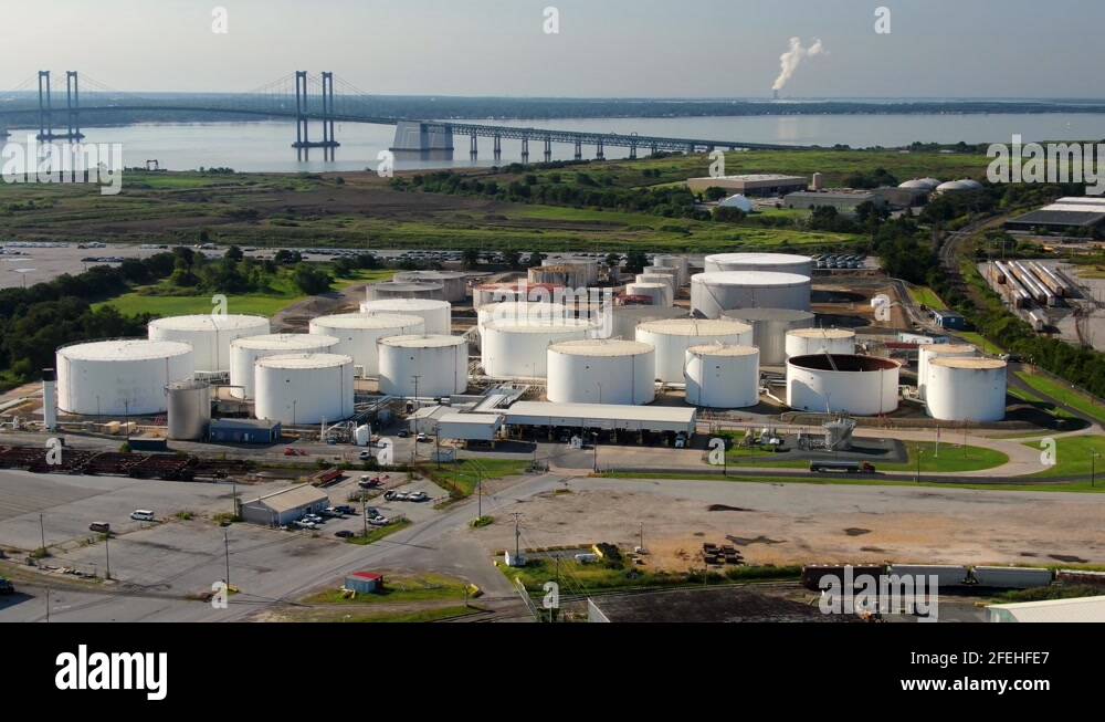 Oil refinery middle east Stock Videos & Footage - HD and 4K Video Clips ...