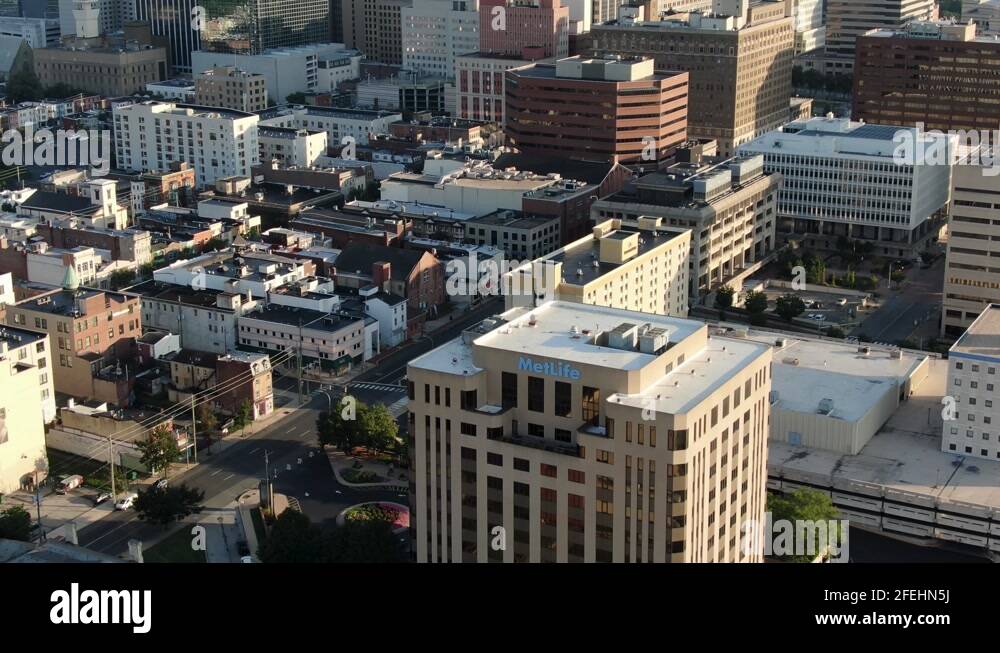 Metlife Insurance Building, tilt up aerial of downtown urban city Stock ...