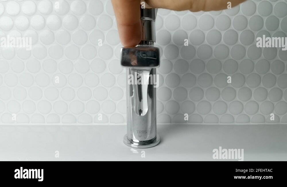 Water out of tap Stock Videos & Footage - HD and 4K Video Clips - Alamy