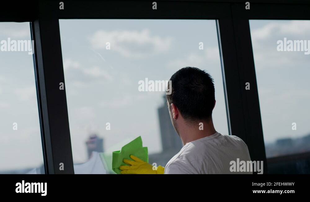Man washing window Stock Videos & Footage - HD and 4K Video Clips - Alamy