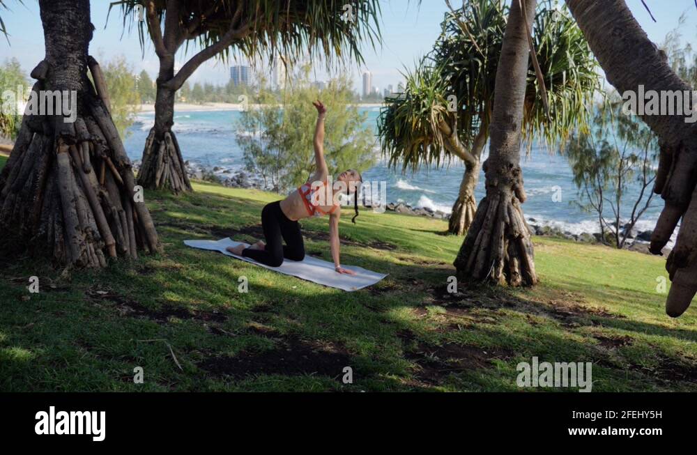 Kneeling pose Stock Videos & Footage - HD and 4K Video Clips - Alamy