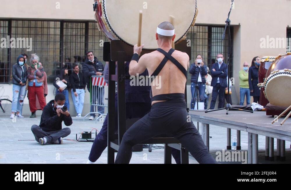 Vertical drum Stock Videos & Footage - HD and 4K Video Clips - Alamy