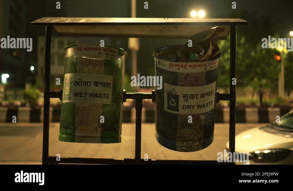 Use me dustbin Stock Videos & Footage - HD and 4K Video Clips - Alamy