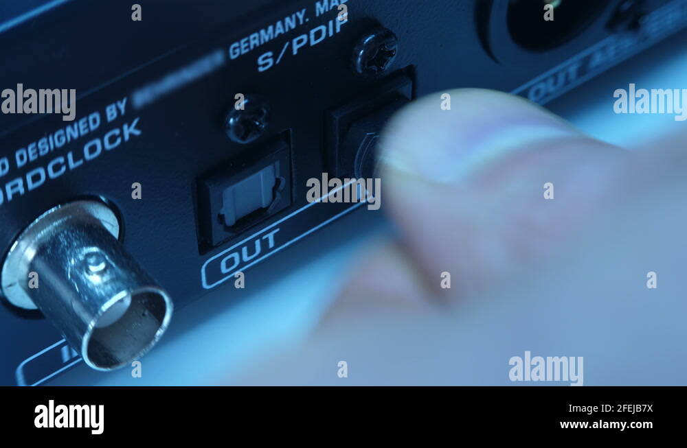 Optical amplifier Stock Videos & Footage - HD and 4K Video Clips - Alamy