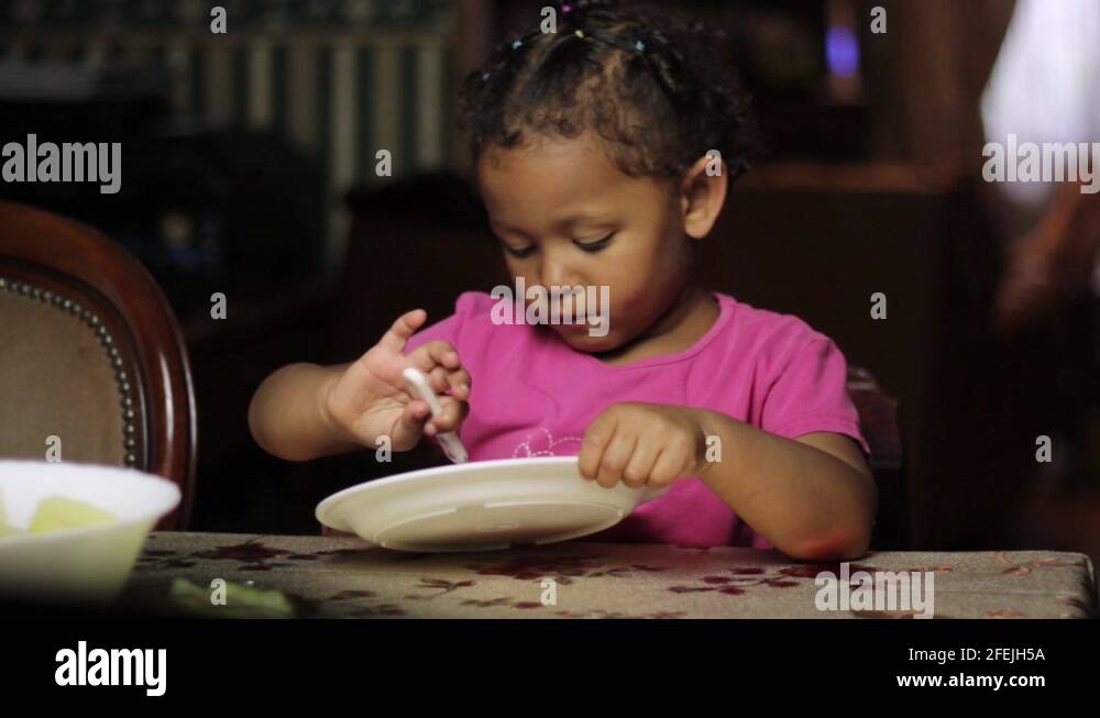Scraping food plate Stock Videos & Footage - HD and 4K Video Clips - Alamy