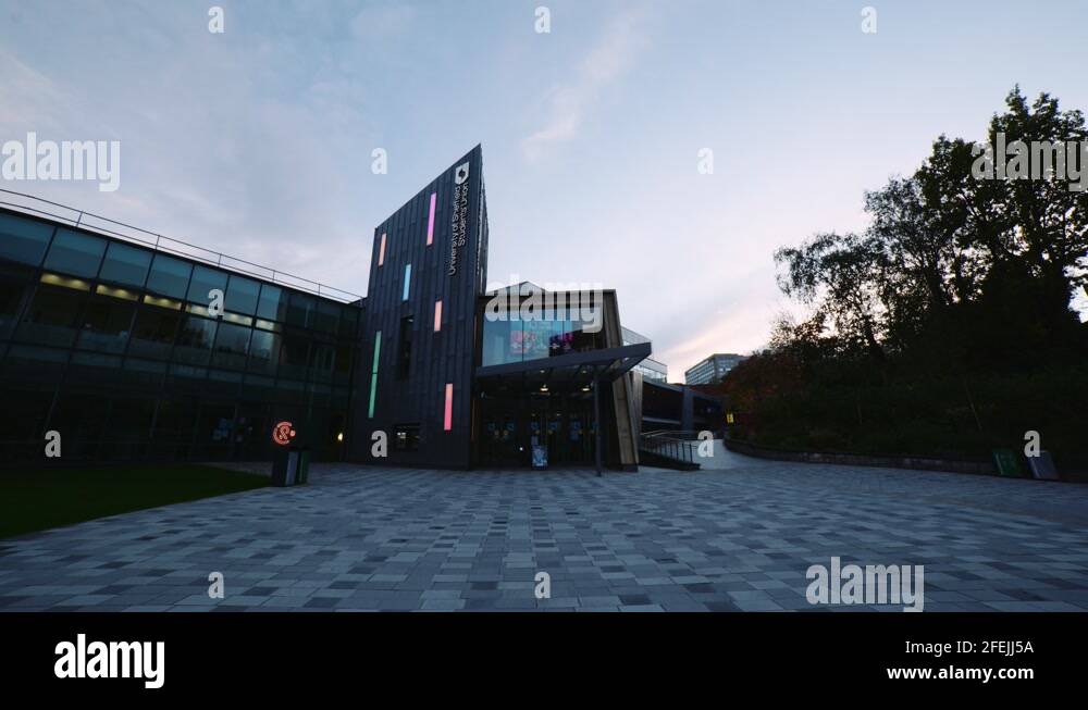 Uk university students campus Stock Videos & Footage - HD and 4K Video ...