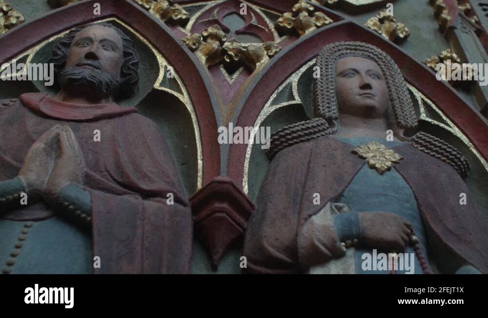 Praying statues Stock Videos & Footage - HD and 4K Video Clips - Alamy