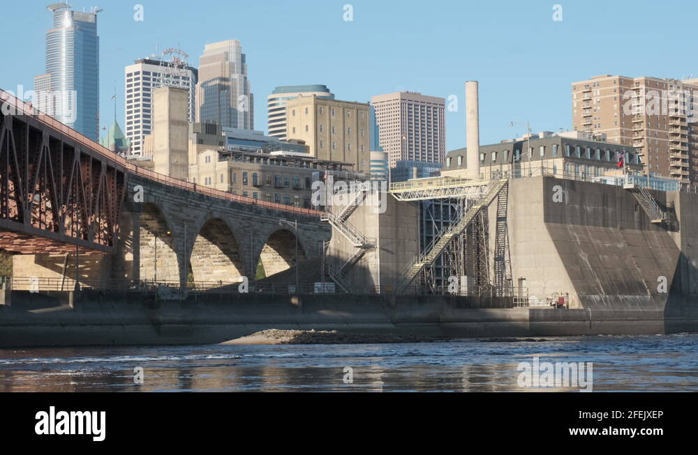 Upper Saint Anthony Falls Lock and Dam In Downtown Minneapolis Stock ...
