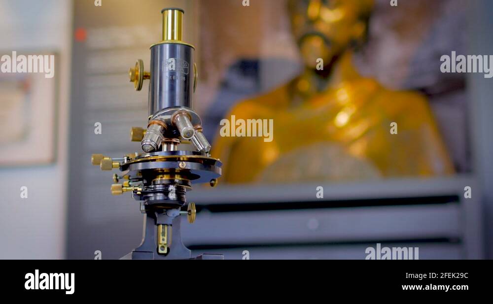 Zeiss microscope Stock Videos & Footage - HD and 4K Video Clips - Alamy