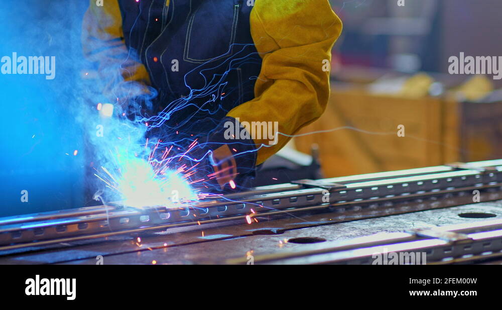 Welderman Stock Videos & Footage - HD and 4K Video Clips - Alamy
