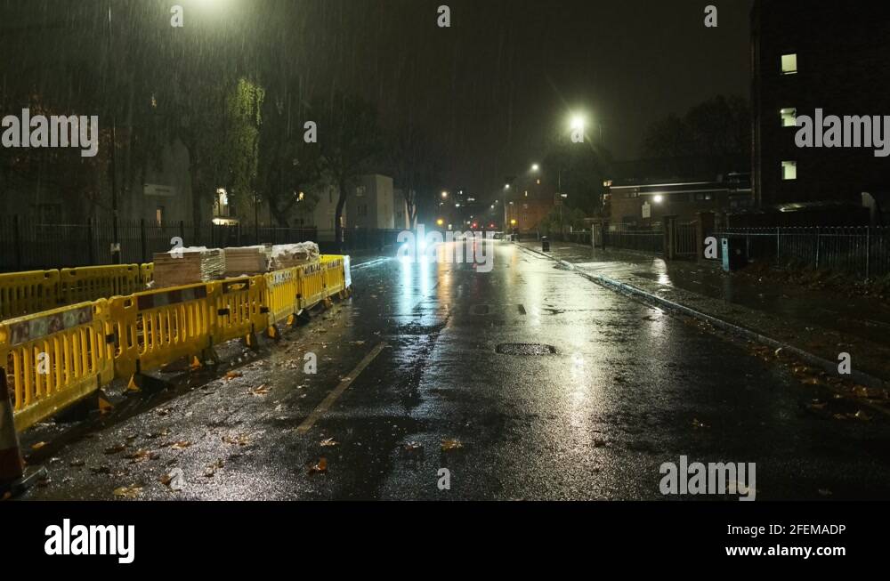 London rain miserable Stock Videos & Footage - HD and 4K Video Clips ...