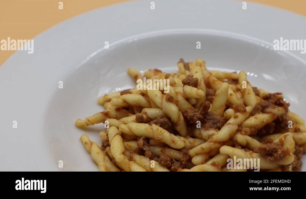 Pasta trofie Stock Videos & Footage - HD and 4K Video Clips - Alamy