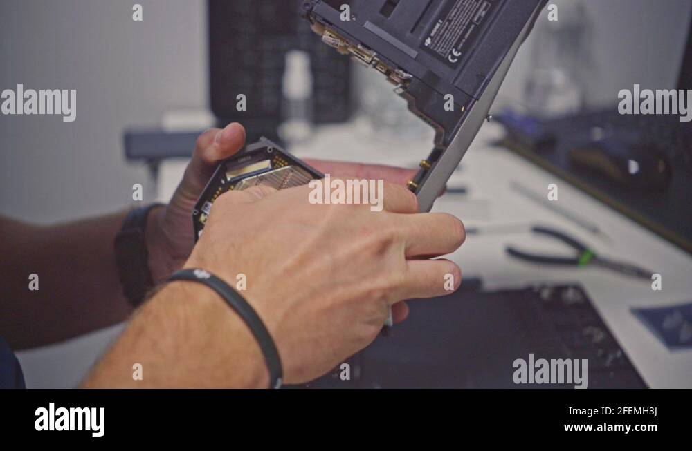 Broken circuit board Stock Videos & Footage - HD and 4K Video Clips - Alamy