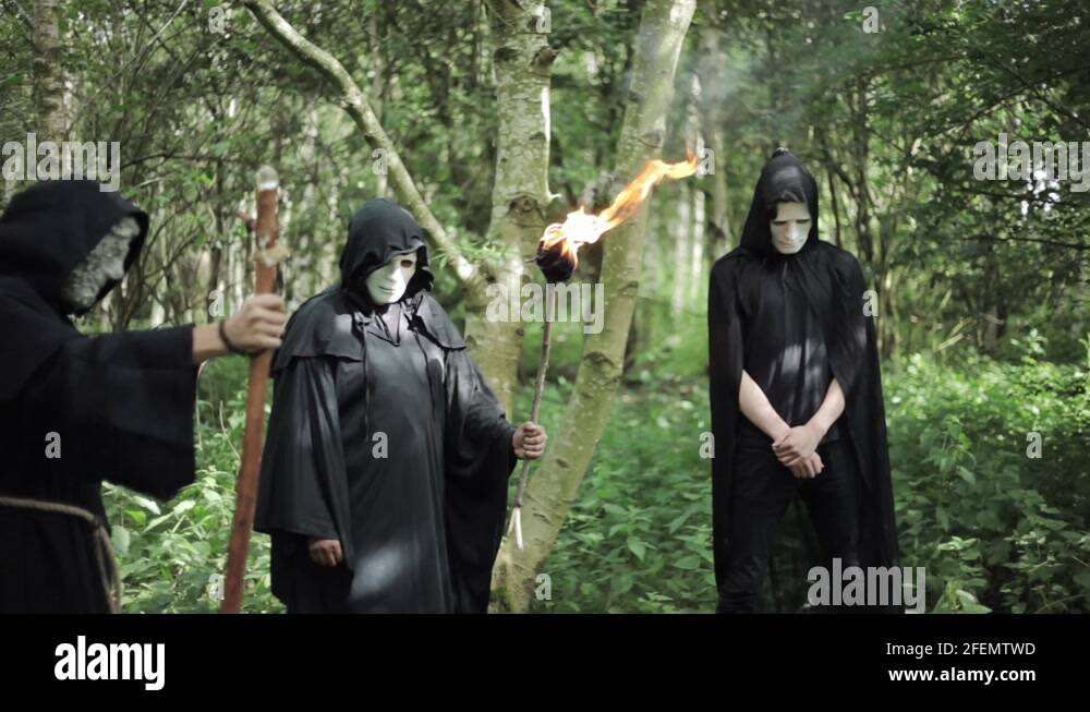 Witches circle Stock Videos & Footage - HD and 4K Video Clips - Alamy