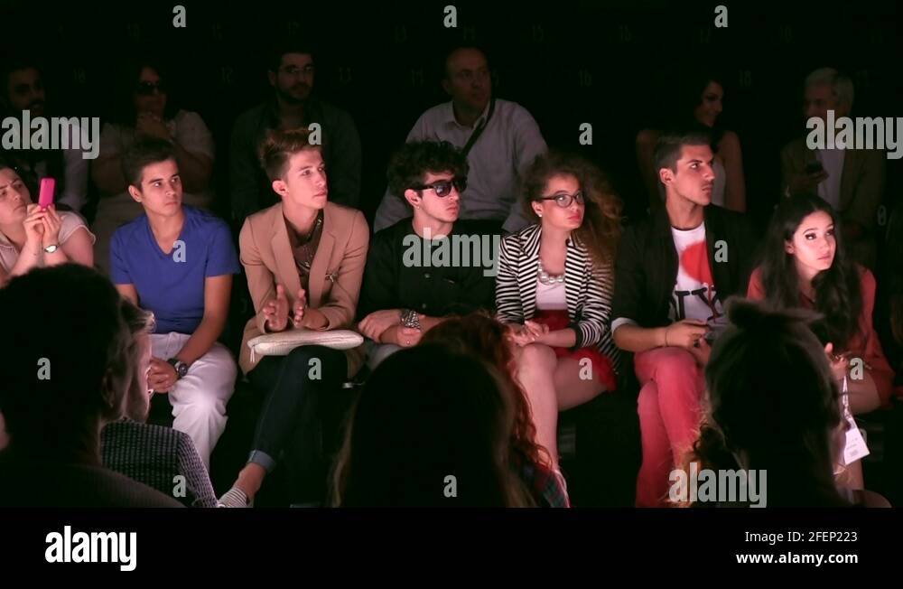 Applause theatre Stock Videos & Footage - HD and 4K Video Clips - Alamy