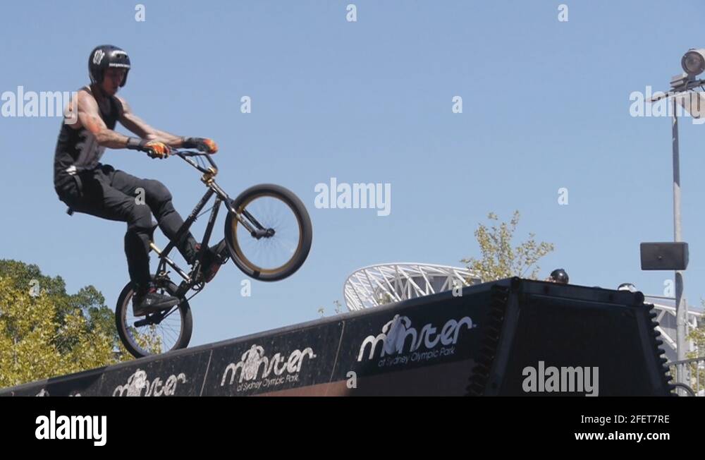 Bmx wheelstand Stock Videos & Footage - HD and 4K Video Clips - Alamy