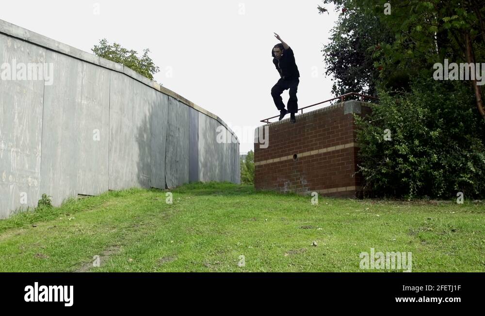 Parkour jump wall Stock Videos & Footage - HD and 4K Video Clips - Alamy