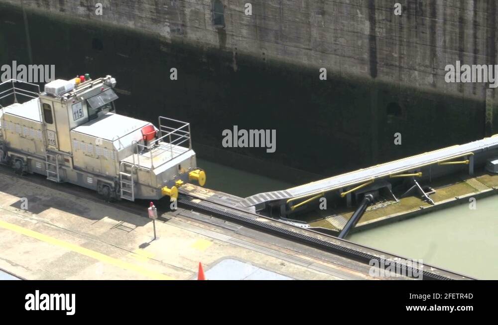 How canal locks work Stock Videos & Footage - HD and 4K Video Clips - Alamy