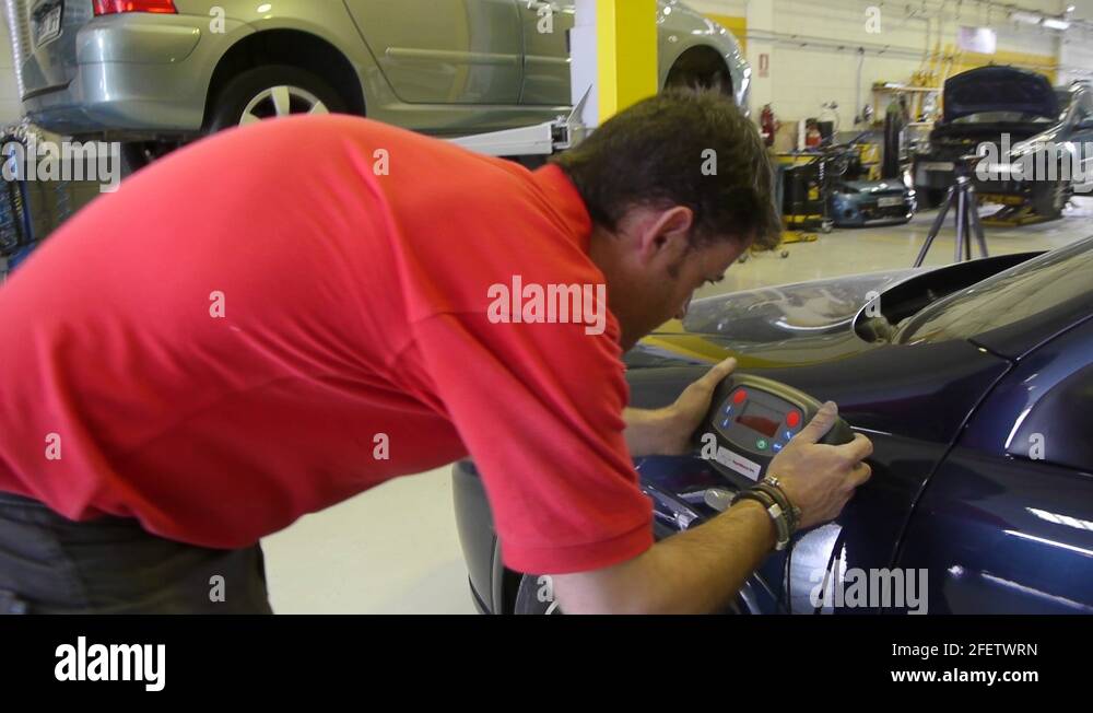 Body shop Stock Videos & Footage - HD and 4K Video Clips - Alamy